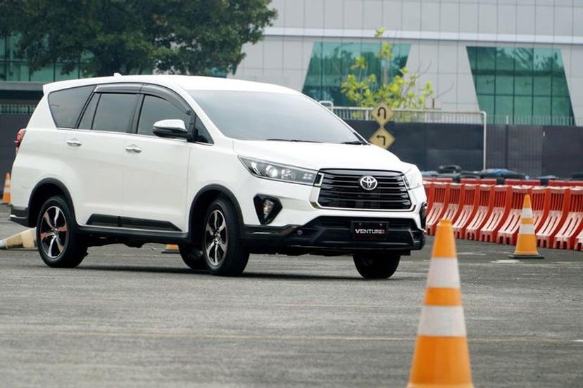 Toyota Innova Reborn Diesel Dihimbau Jangan Pakai Solar Subsidi ...